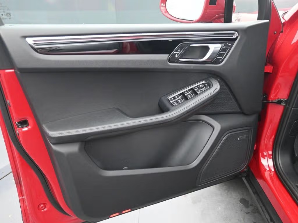 Christmas in Carmine Red: The 2025 Porsche Macan
