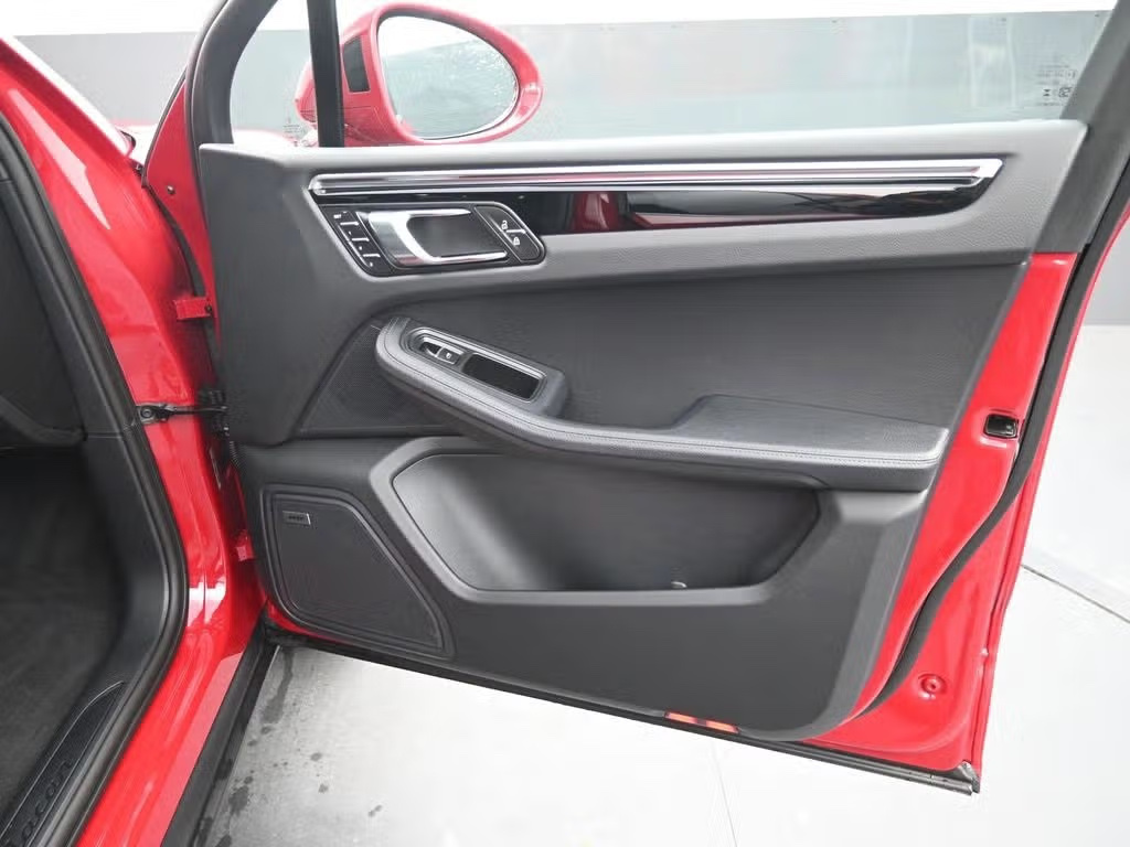Christmas in Carmine Red: The 2025 Porsche Macan